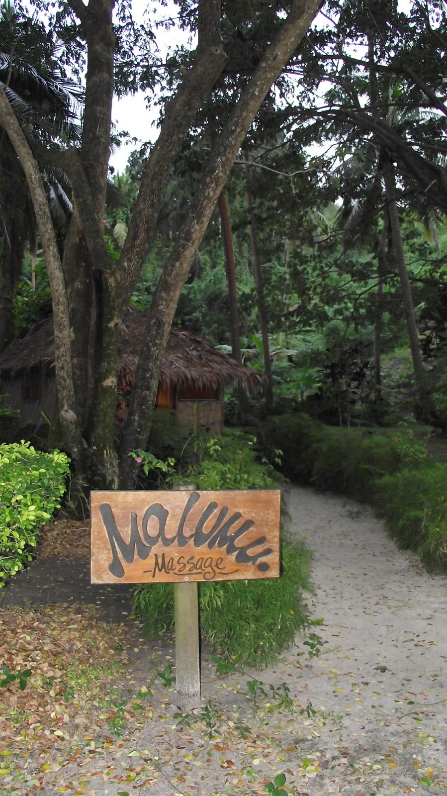 The Adventures of Kerriann: Activities and Crab Races - Fiji Style