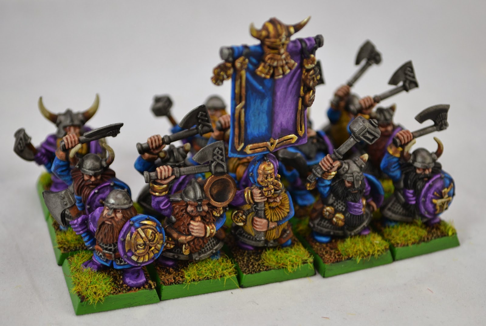 The Hoodling's Hole: Painting Fantasy Fighter Dwarfs
