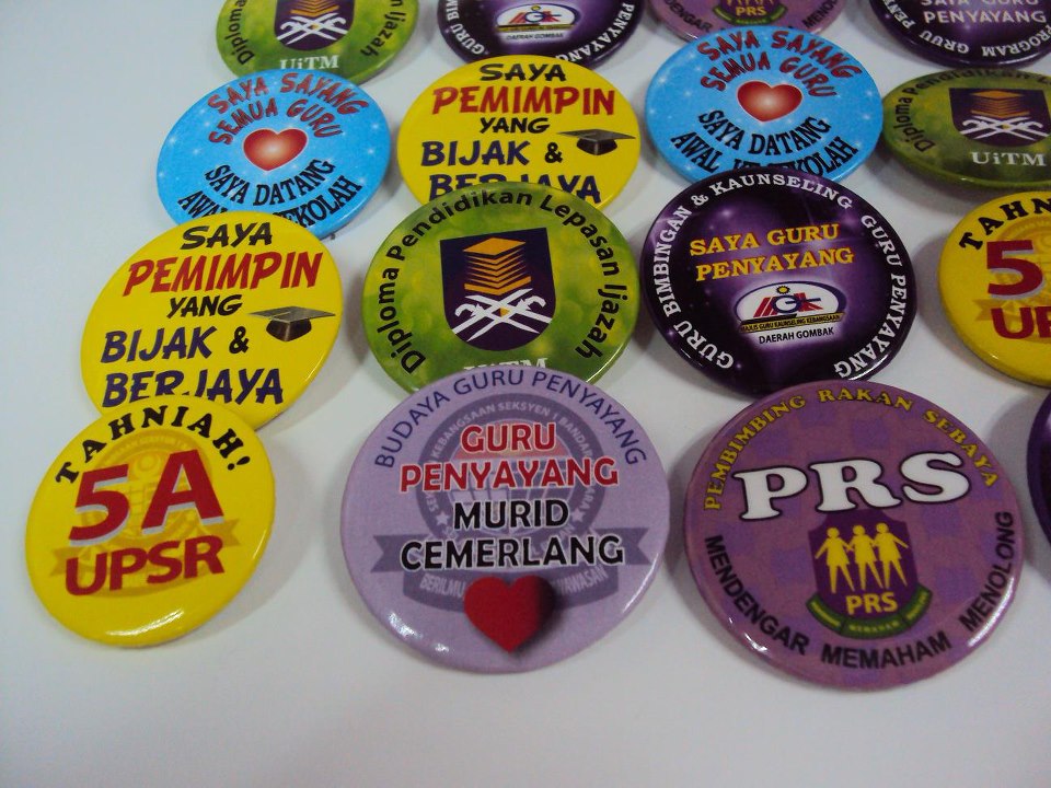 .: CONTOH DESIGN BUTTON BADGE ATAU STICKER