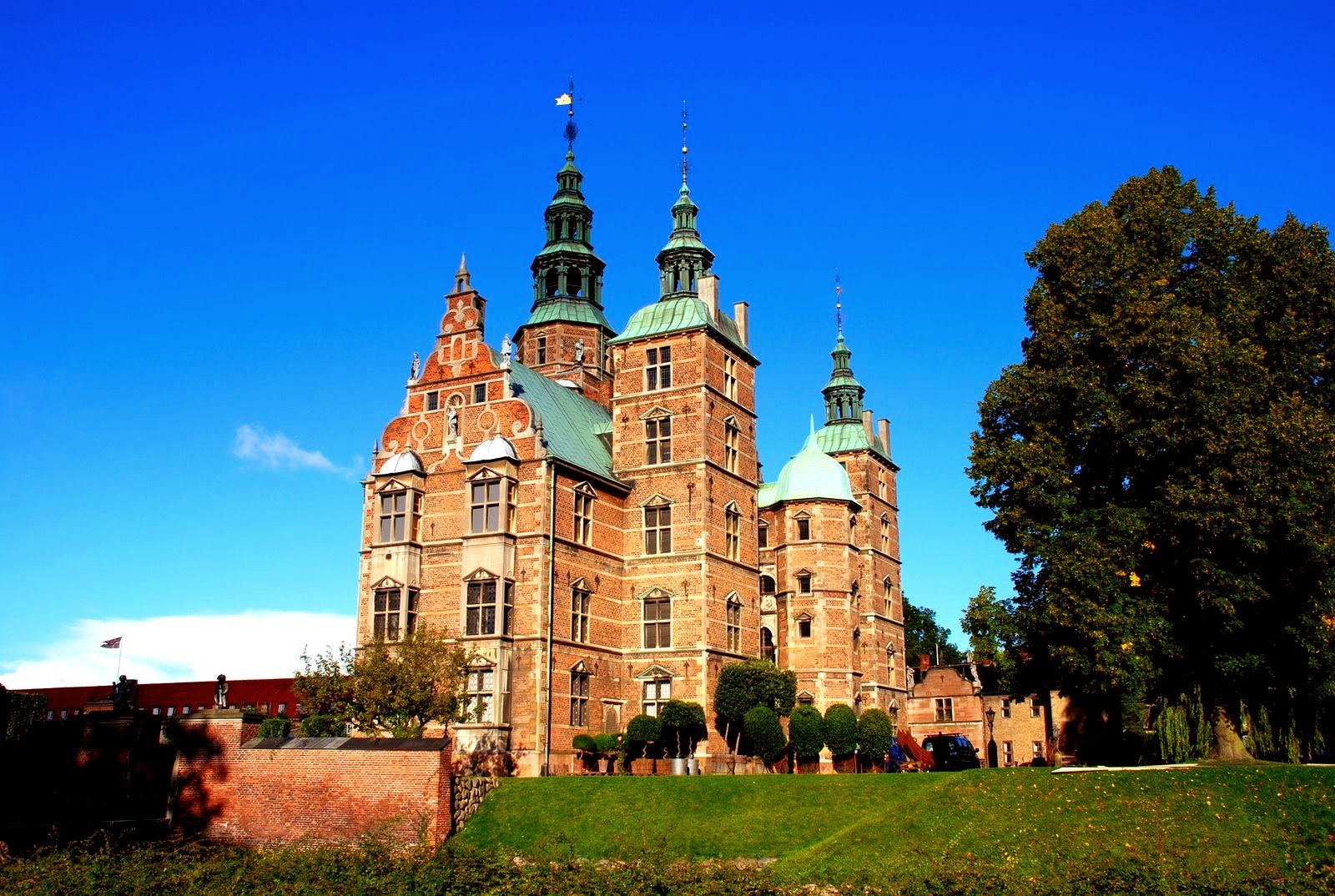loveisspeed.......: Rosenborg Castle or Rosenborg Slot is a renaissance ...