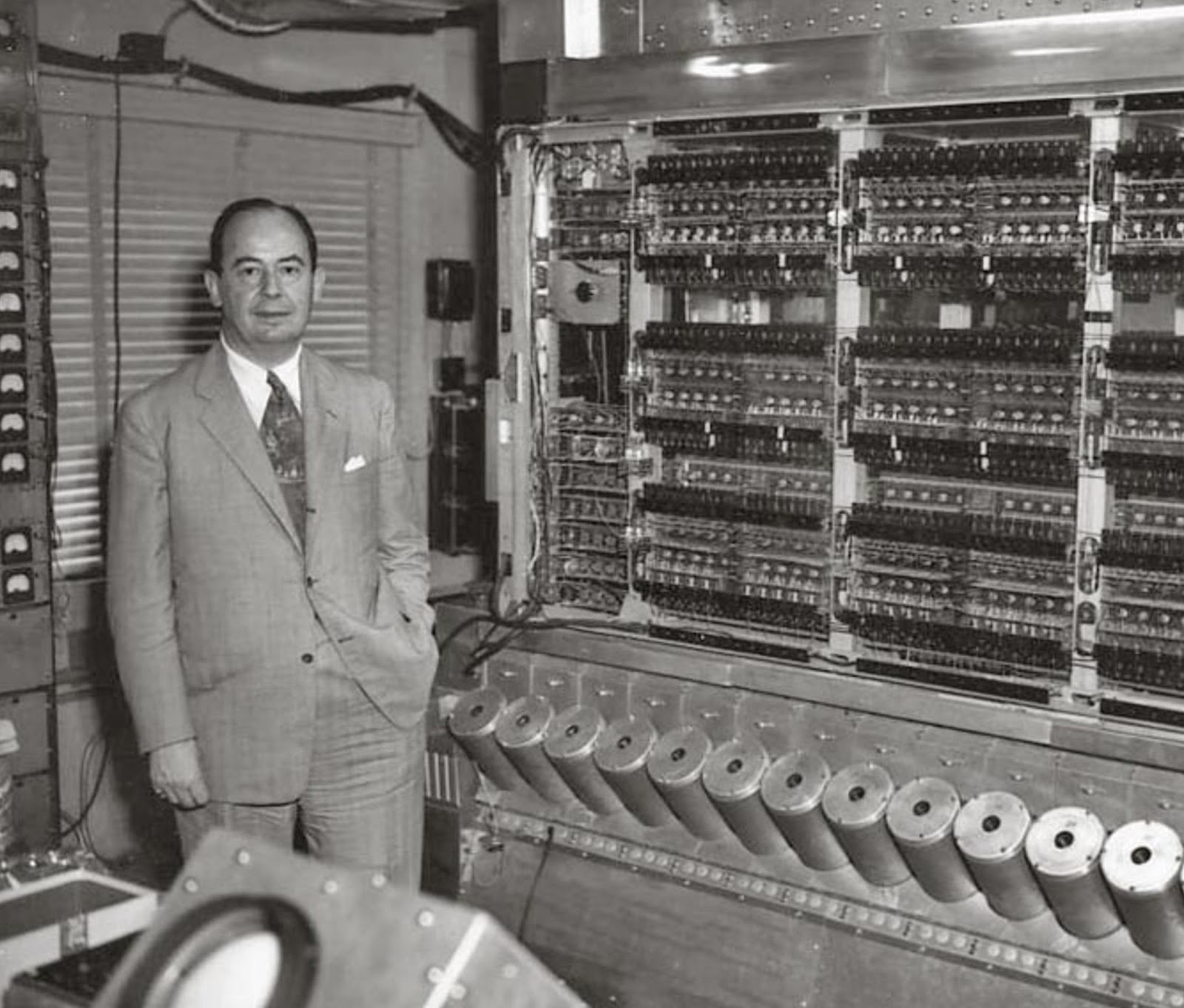 Blog de Informática de María: ARQUITECTURA DEL ORDENADOR. VON NEUMANN