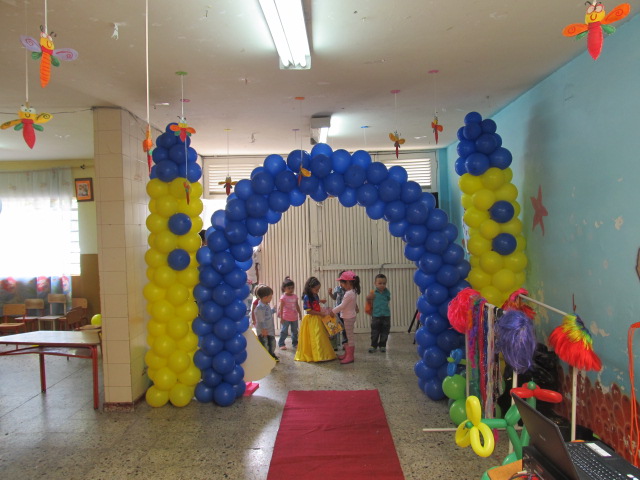 Como hacer un castillo con globos - Imagui