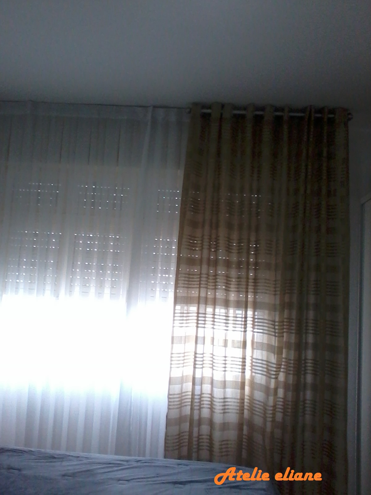 Atelieliane: Cortinas com reposteiros coloridos