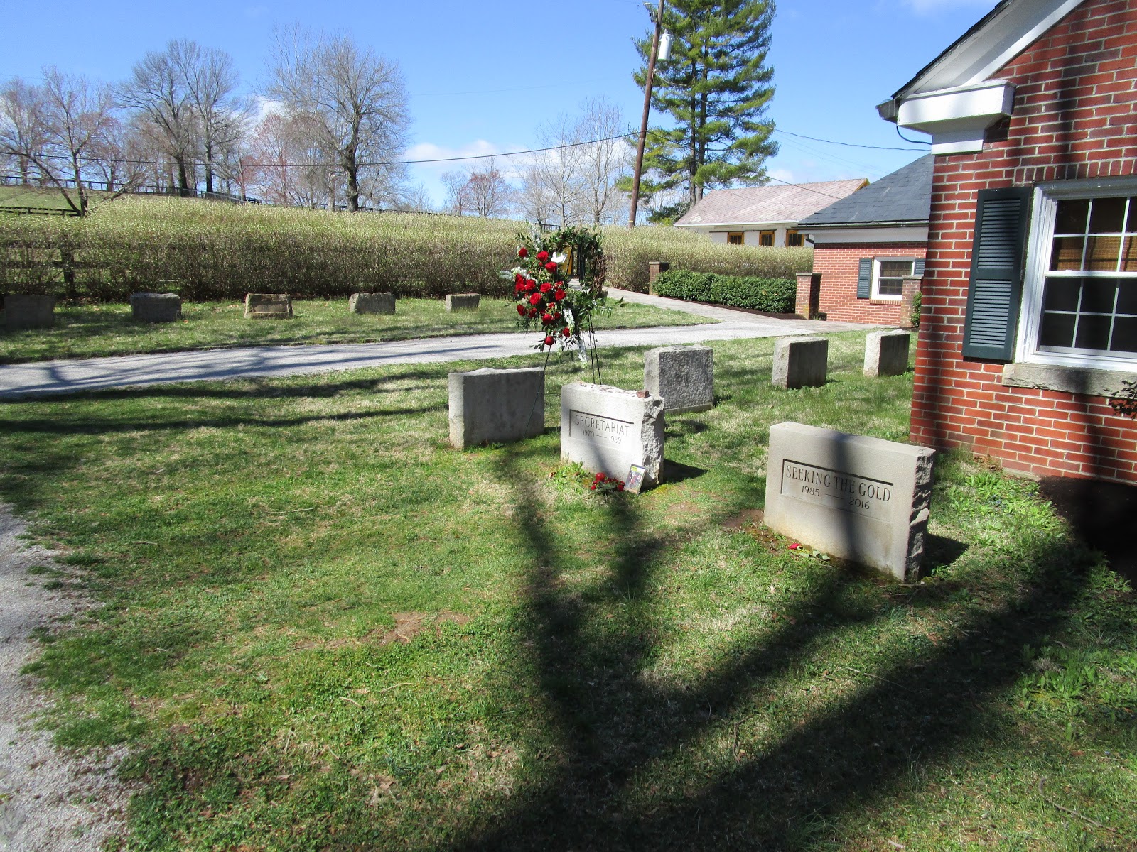 Spretnak The Blog: Claiborne Farm and Secretariat's Grave