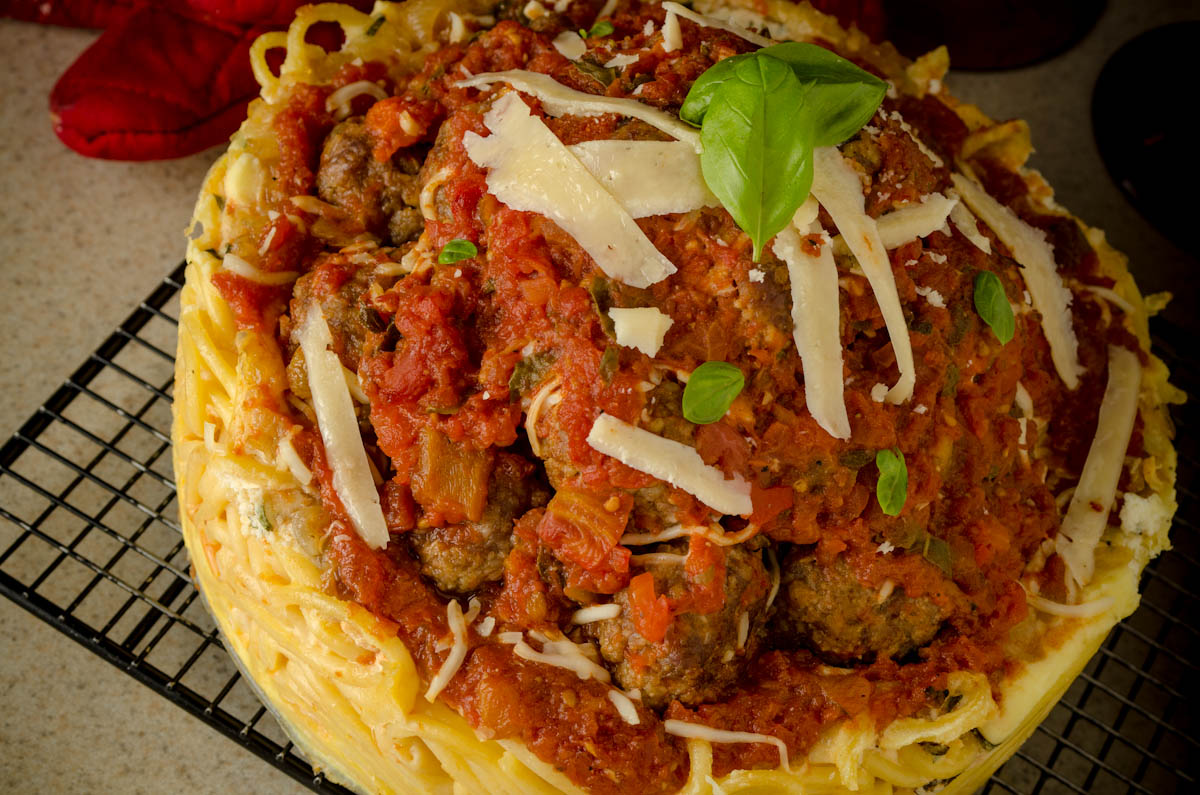Katie's Adventures in the Kitchen: A Food Blog: Magnifico Meatball Pie