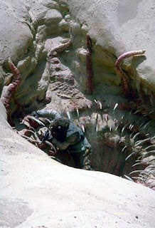 STAR WARS AFICIONADO WEBSITE: CLASSIC IMAGE: SARLAAC DINNER TIME!
