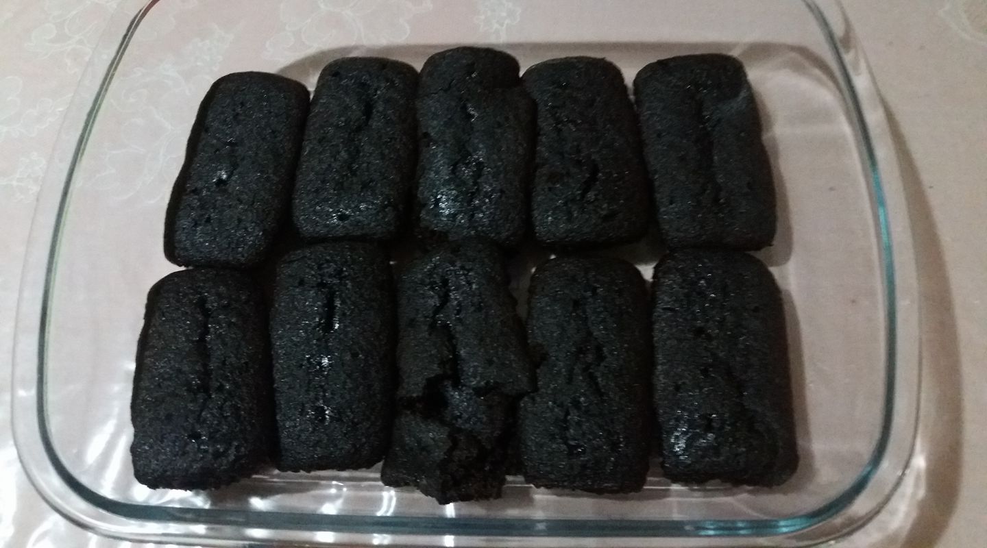 Notes by Irish: How to Make a No-Bake Fudgee Barr Cake