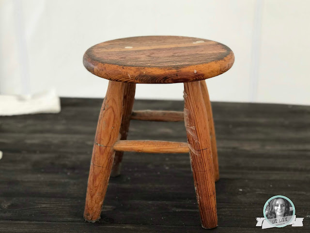 DIY - zrób to sam : METAMORFOZA - JAK ODCZAROWAĆ STARY TABORET