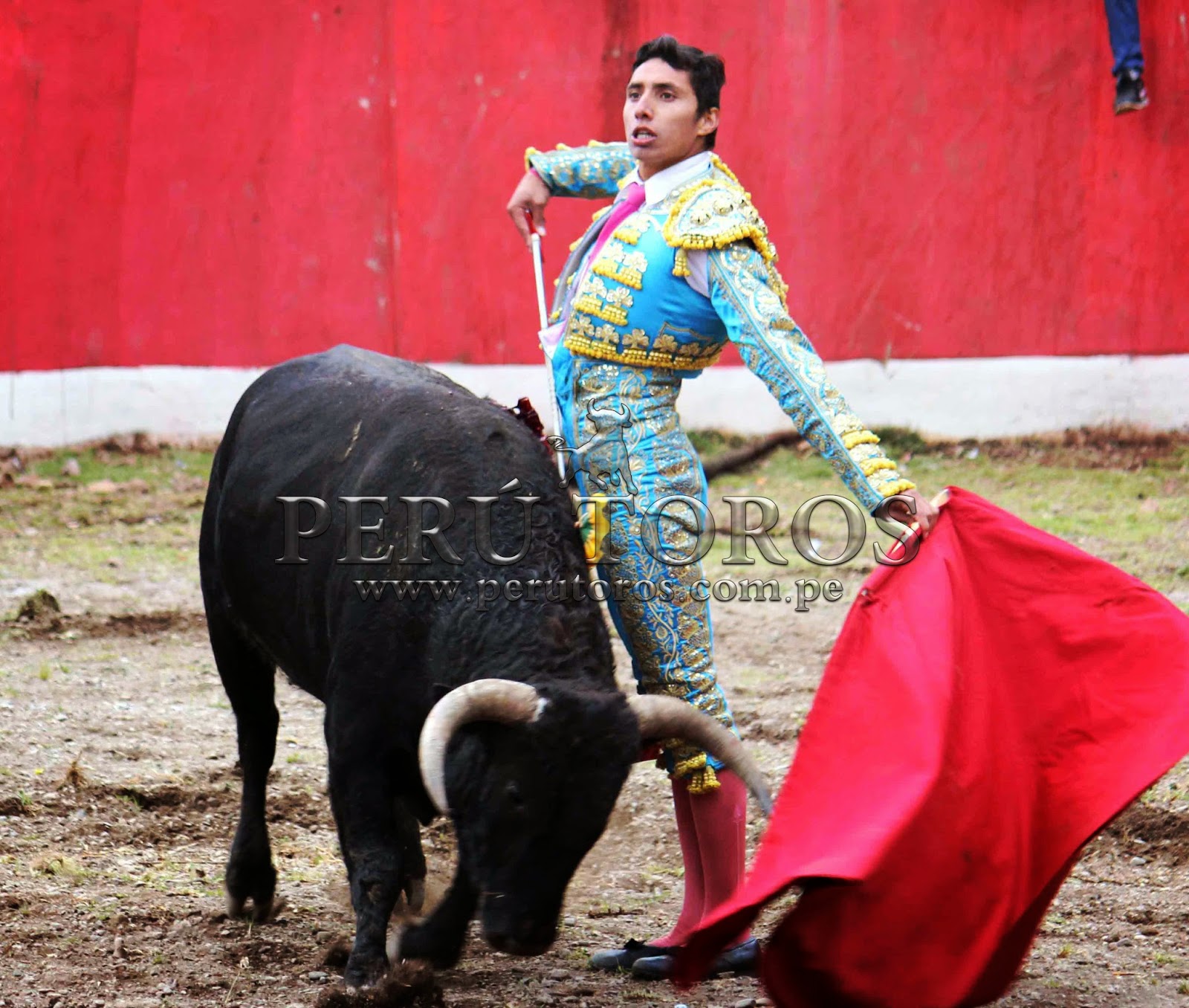 PERÚ TOROS: MANOLO JUÁREZ TRIUNFA EN LA ÚLTIMA DE AYAVIRI