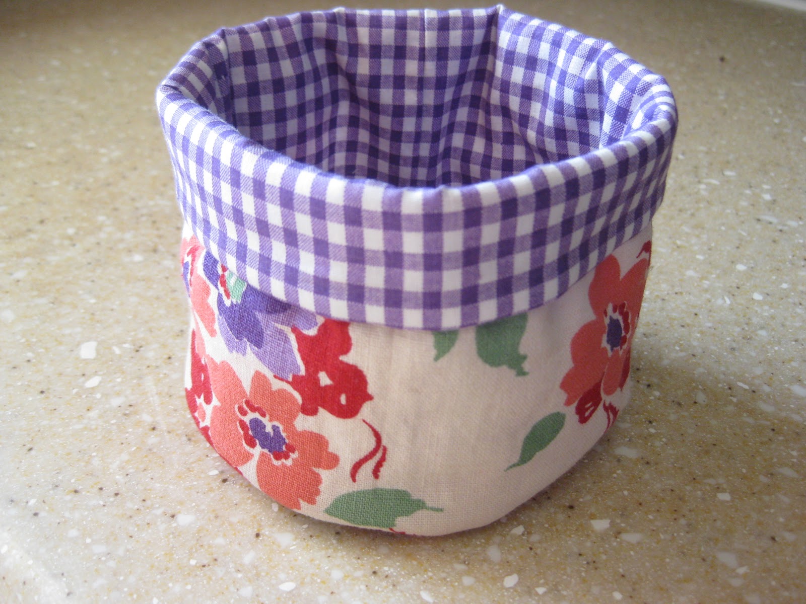 Sew Much Fun: Simple Thread Catcher