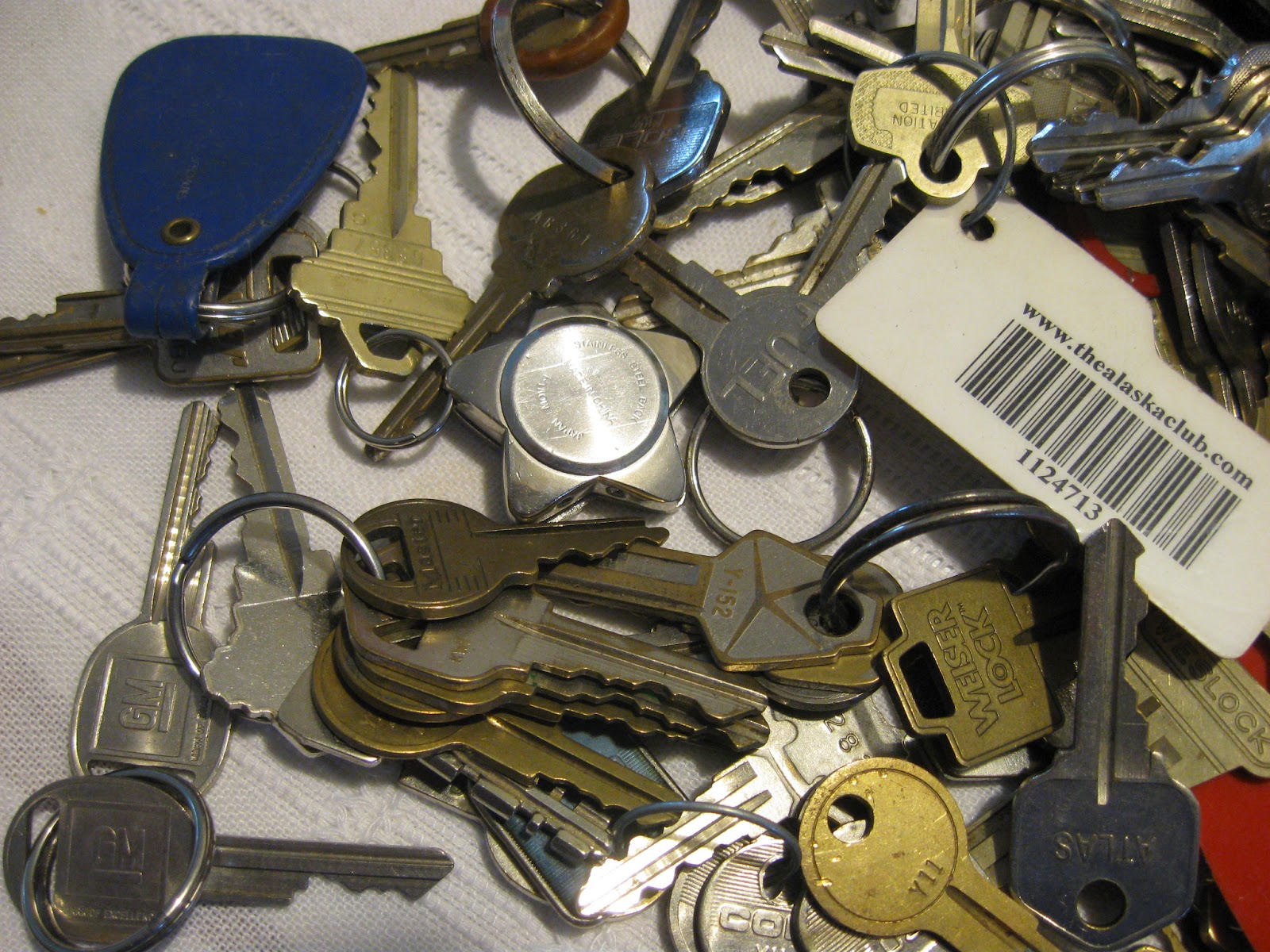 Treasures from the Heart: KEYS, KEYS, KEYS.......SOLD!!