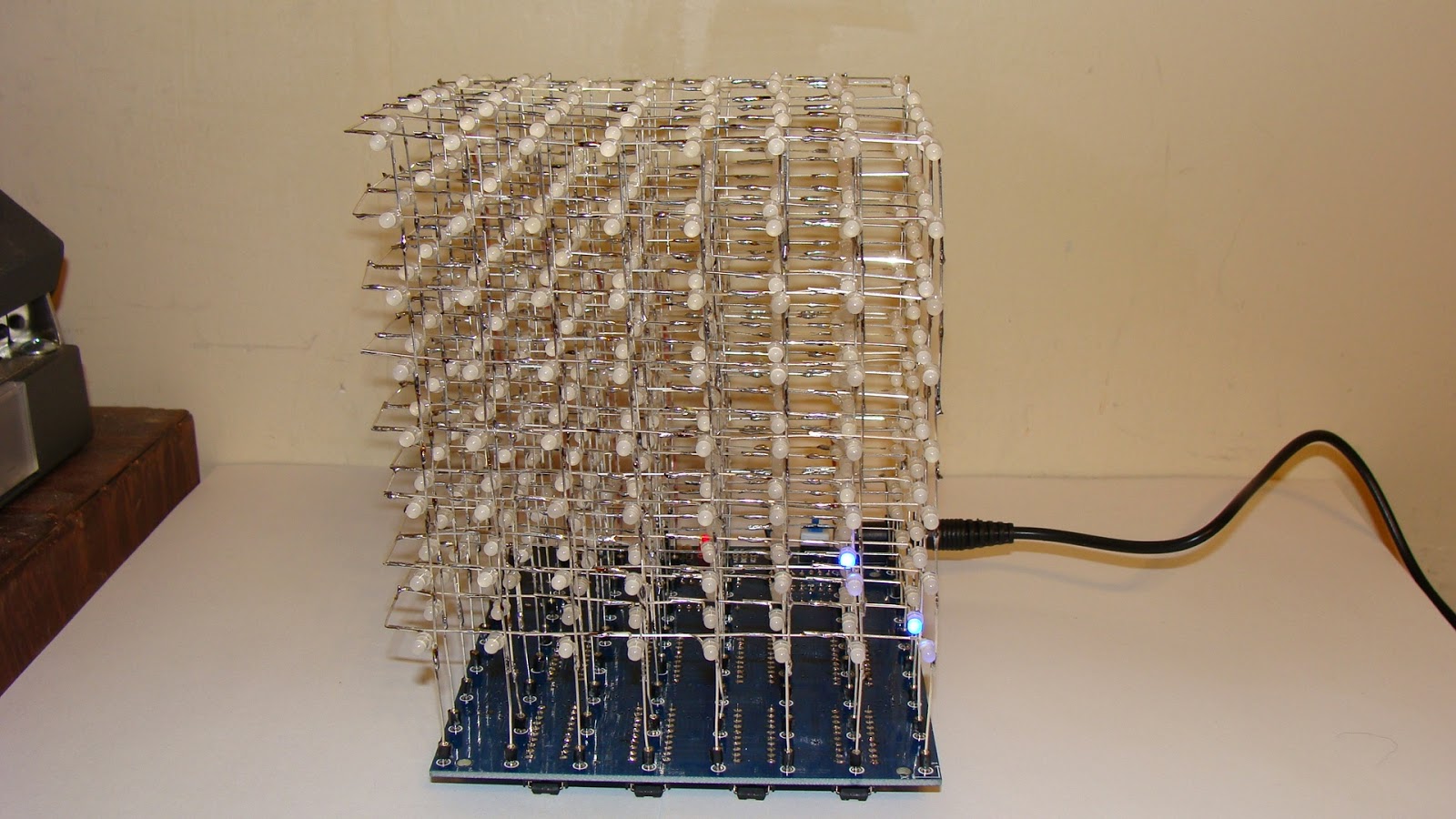 My Commentary and Technical help: 8x8x8 LED cube kit completed