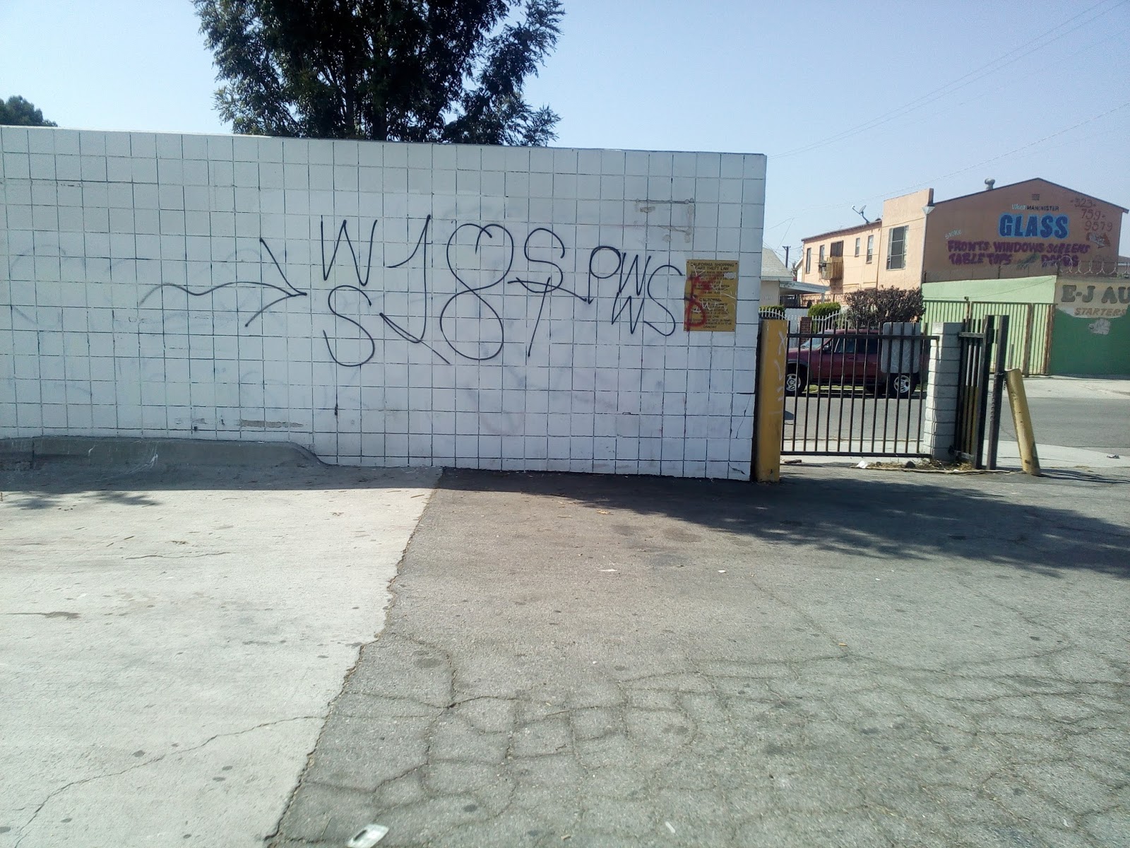 sureno 13 gangs graffiti: 18 street ( west side )