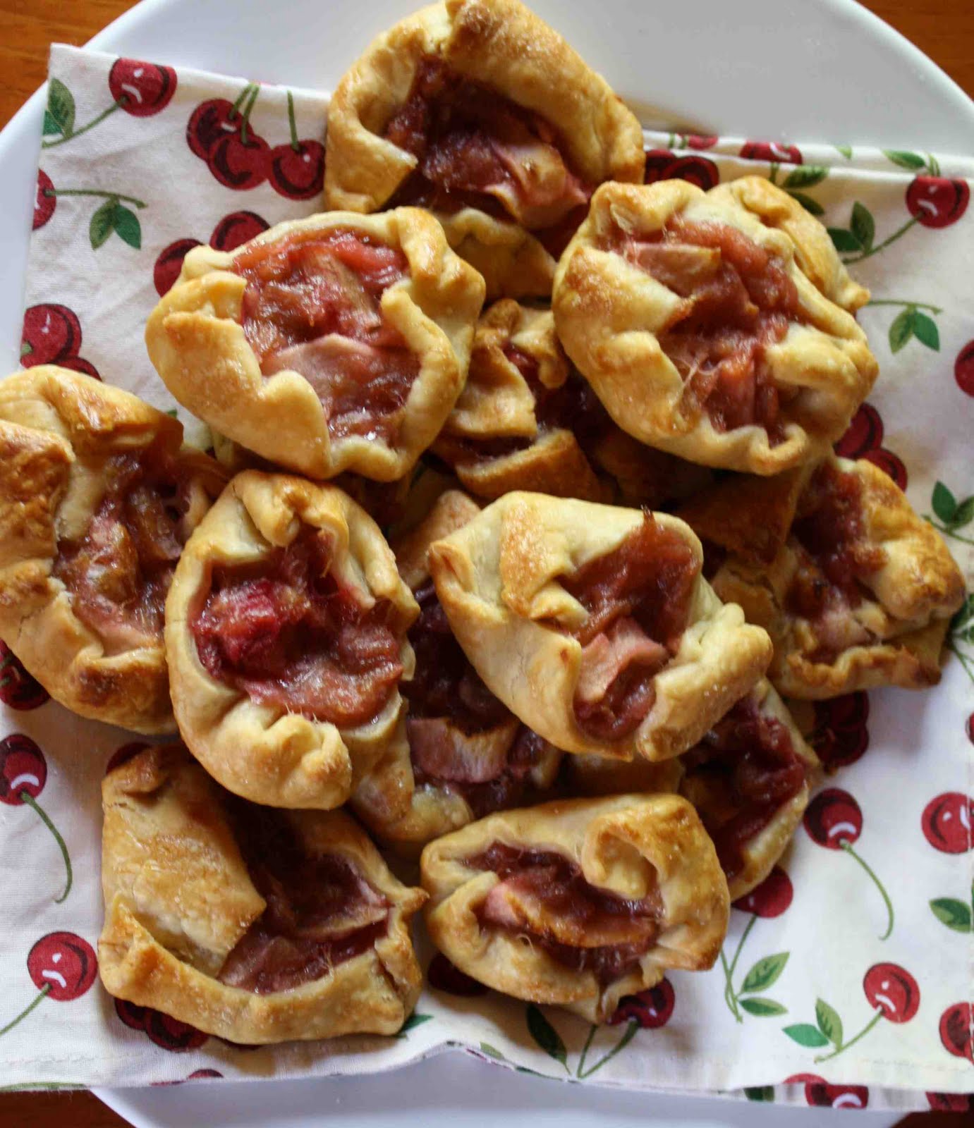 Mini Fruit Pinch Pies