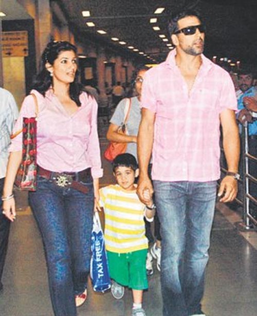 Twinkle Khanna rare childhood, young age and family photos | Photobundle