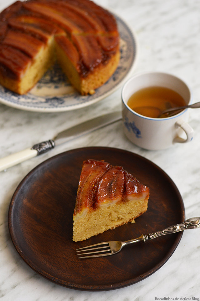 Bocadinhos de Açúcar: Bolo de Banana Invertido/ Upside-down Banana Cake