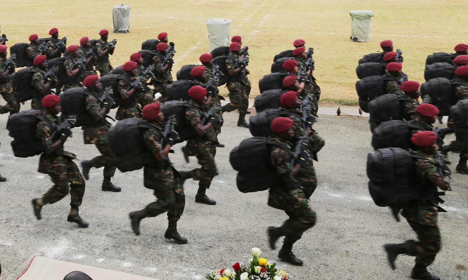 MATUKIO @ MICHUZI BLOG: MAKOMANDOO WA JWTZ WALIVYOTIA FORA SHEREHE ZA ...