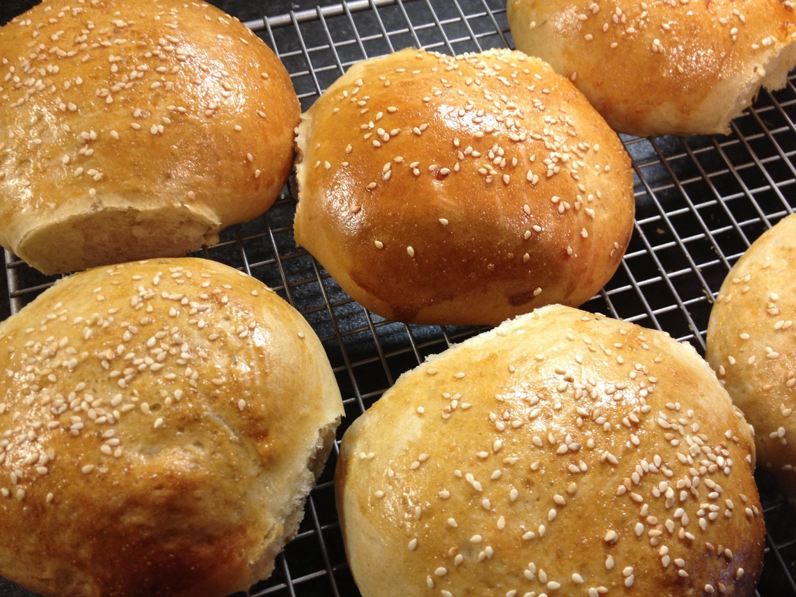 A Kick At The Pantry Door: Cheese and Tomato filled Bread Rolls