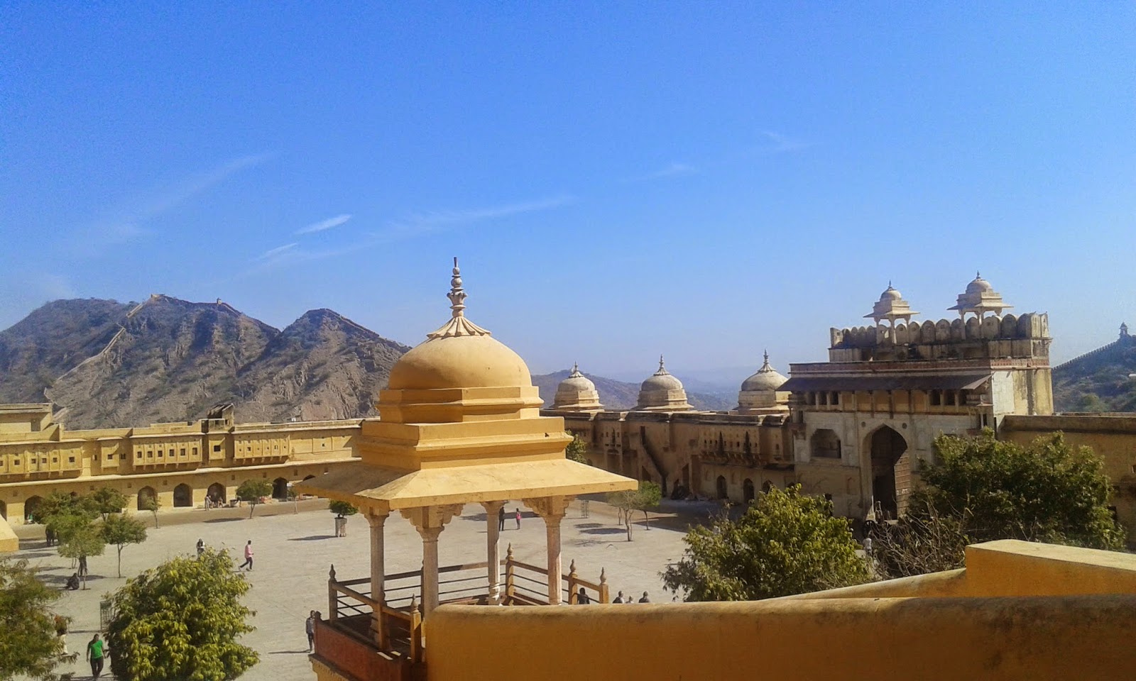 Travel stories and more : A date with the Gulabi city