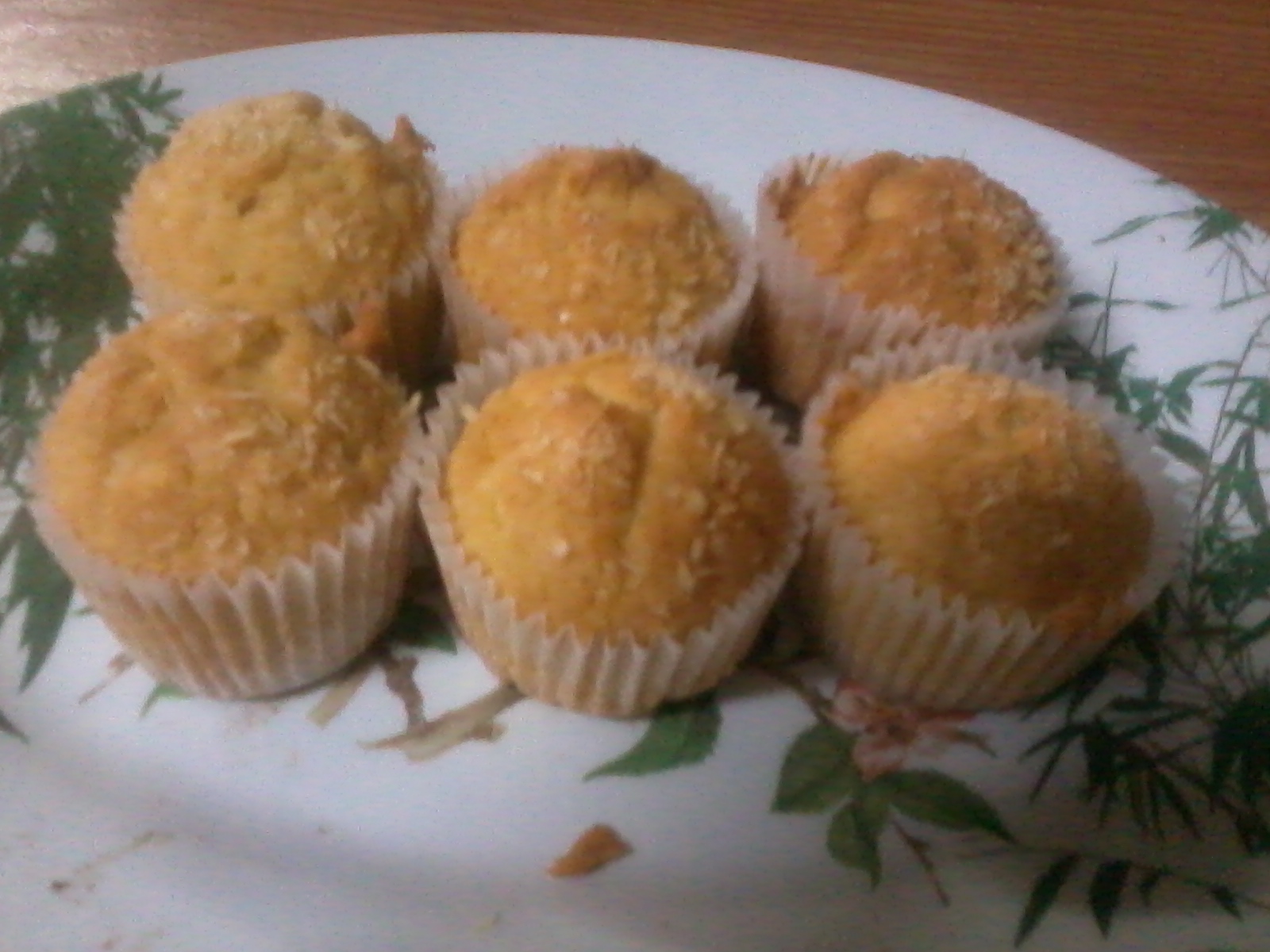 Sweet red cherry: MUFIN KELAPA