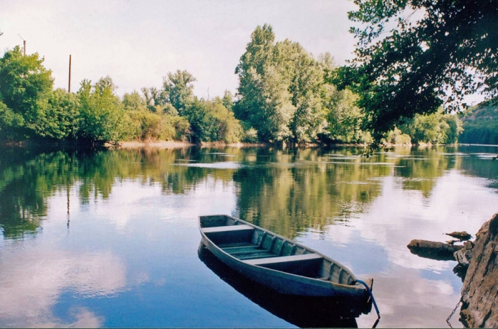 Travel Guides - World Travel Guide: Chateau De La Riviere