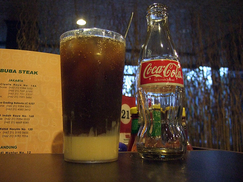 My friend too dare to order coke + susu,