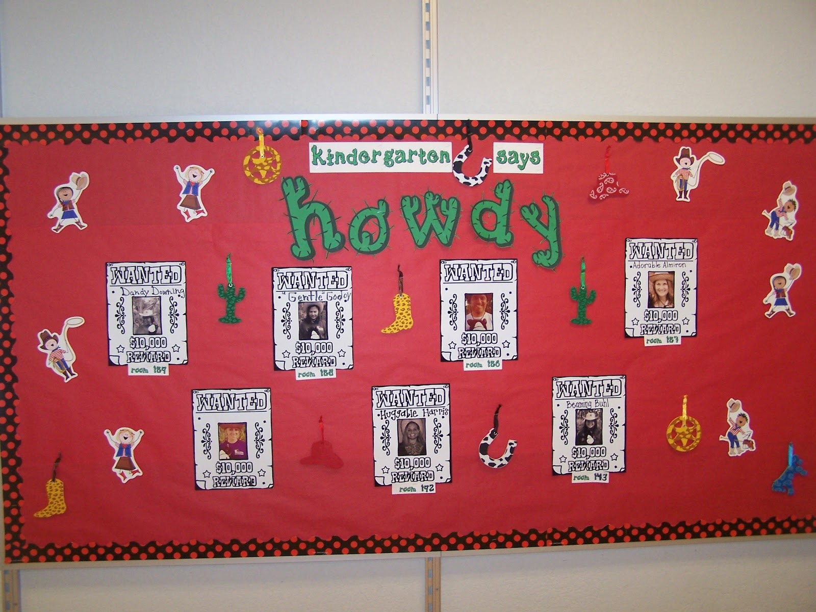 Tales-of-a-First-Grade-Teacher: More Classroom Themes and Bulletin Boards