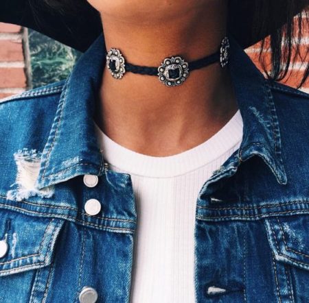 13 Effortlessly Cool Ways to Style Choker and Necklace - Candy Crow