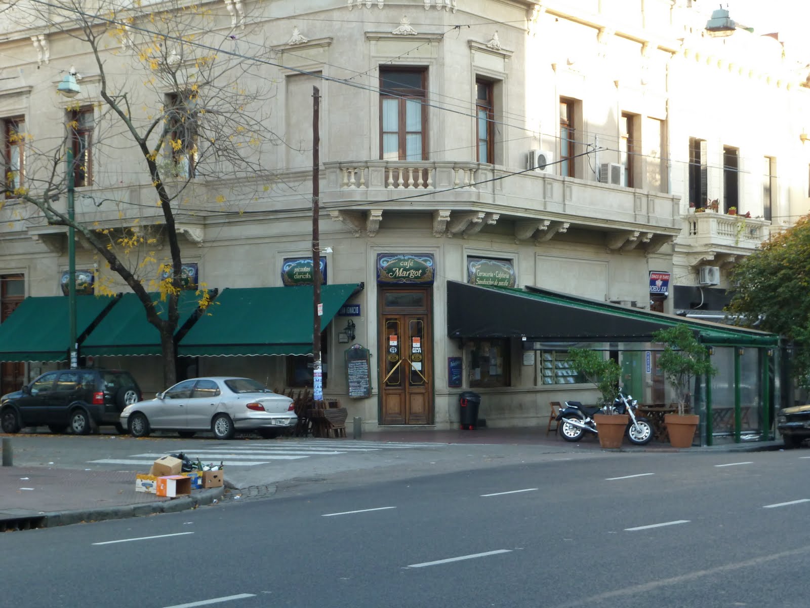 Mi Buenos Aires histórico...: El Emblemático Café Margot