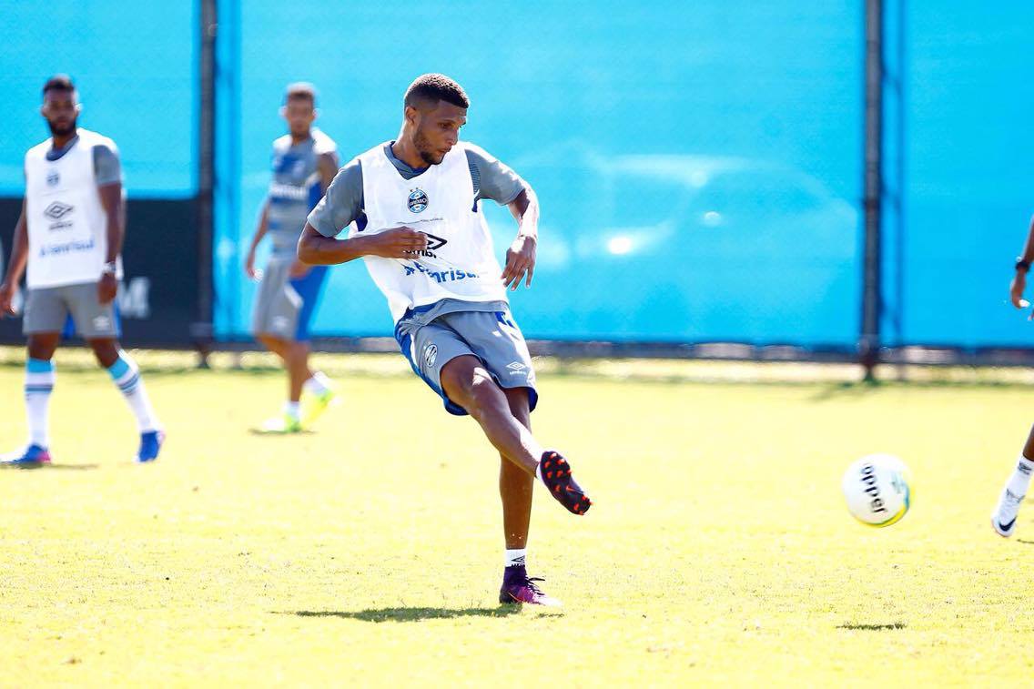 Zagueiro Lucas Rex é novamente relacionado para o time principal do ...