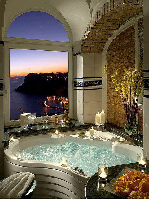 ShowMe Nan: Spa View of Capri Italy