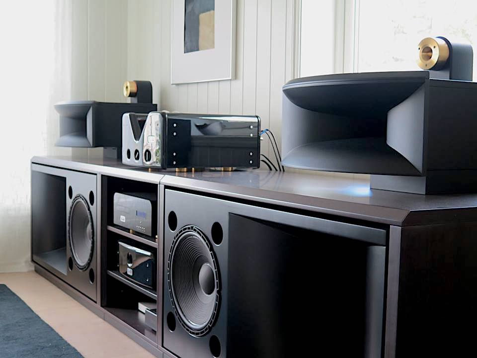 VIVA AUDIO CREDENZA LOUDSPEAKERS SYSTEM – M & S | Ultimate High-Fidelity