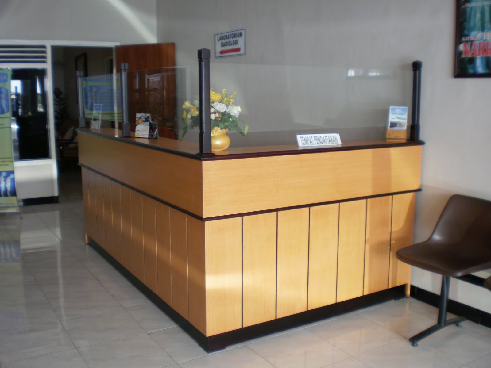 SUGI MEUBEL MALANG: Meja Resepsionis Kantor Kayu Jati Terbaru