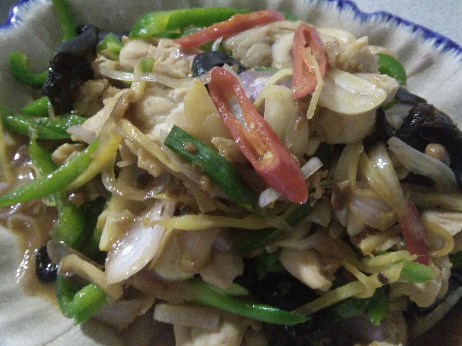Cooking Pleasure: THAI MOO PHAD KHING [GINGER FRIED PORK]