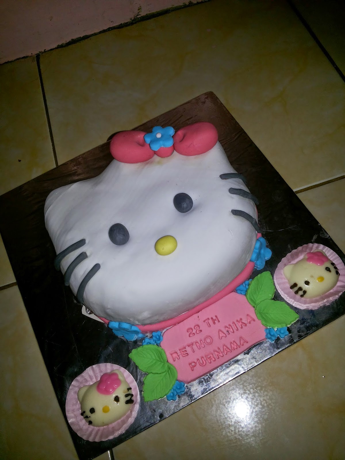 SAGITARIUS CAKE SHOP: KUE ULANG TAHUN KEPALA HELLO KITTY