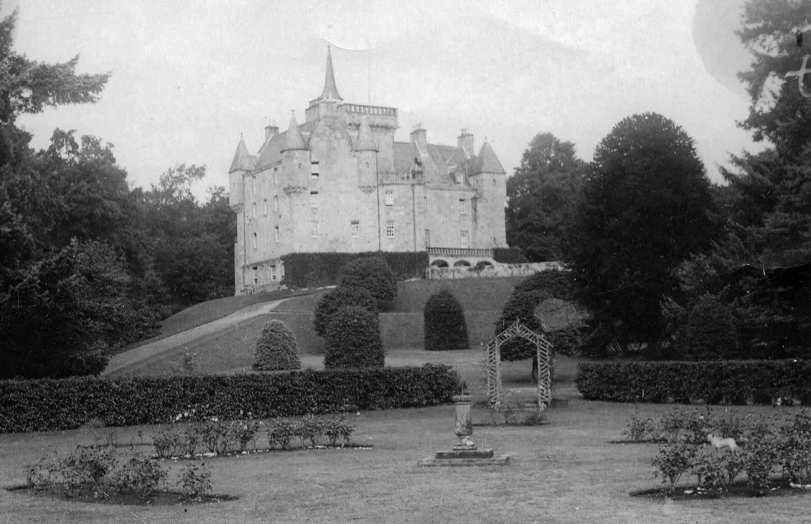 Landed families of Britain and Ireland: (321) Baillie of Dochfour and ...