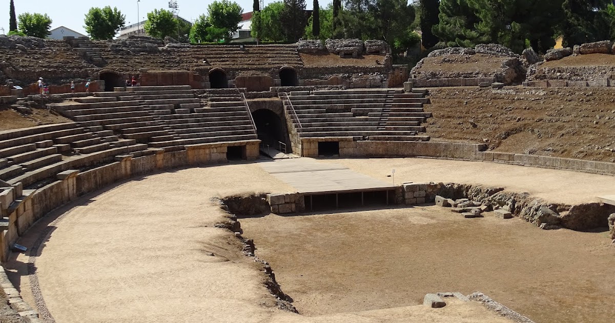 Walking Arizona: Roman Amphitheater of Mérida