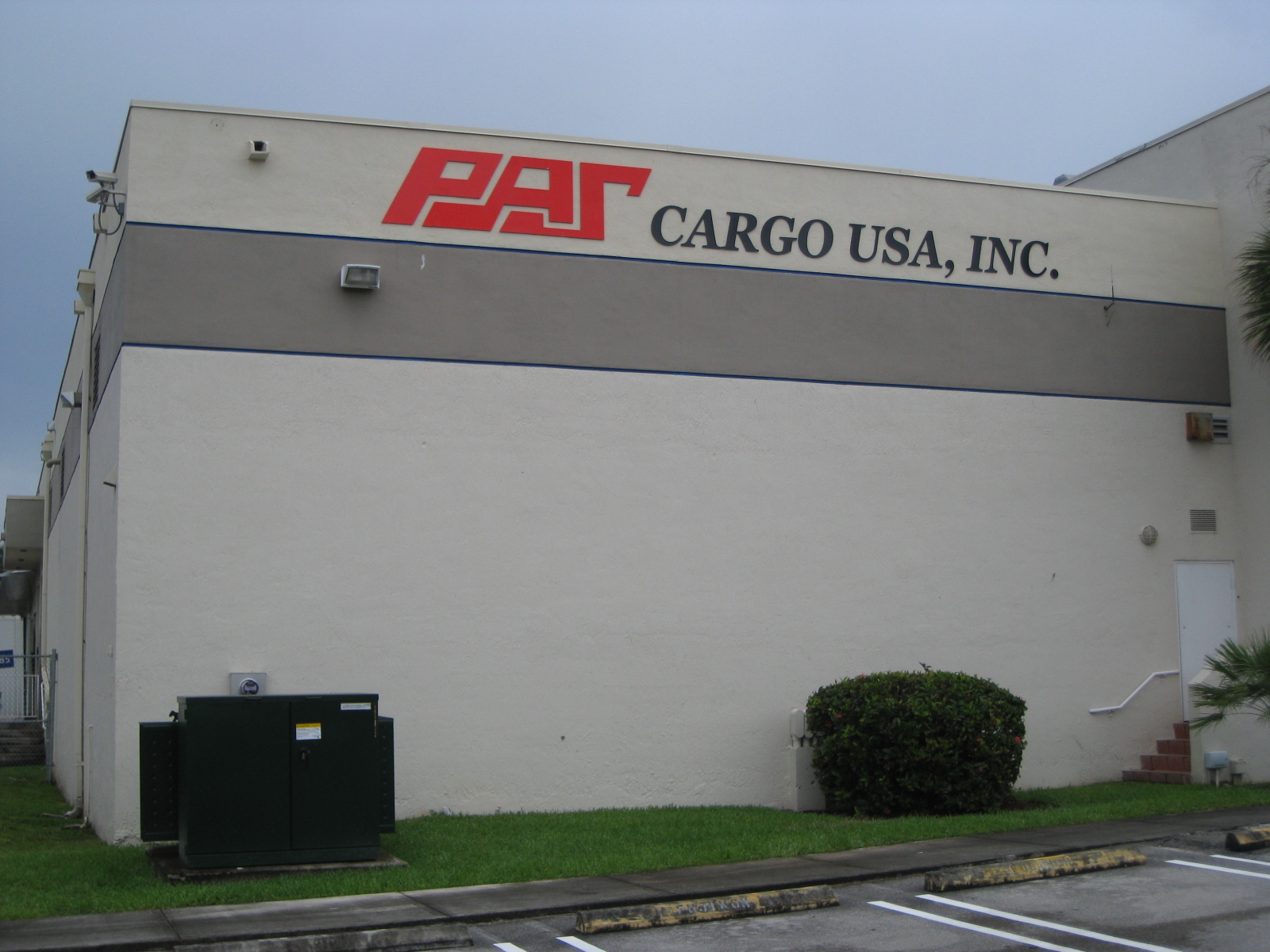 Top Class Signs and Printing's Blog: Custom Warehouse Signs for Pas Cargo