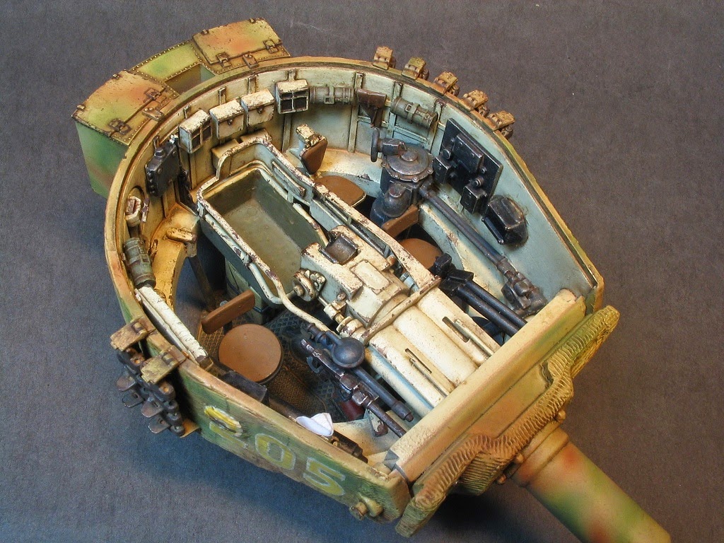 ptearsenal: Late Tiger 205 with interior