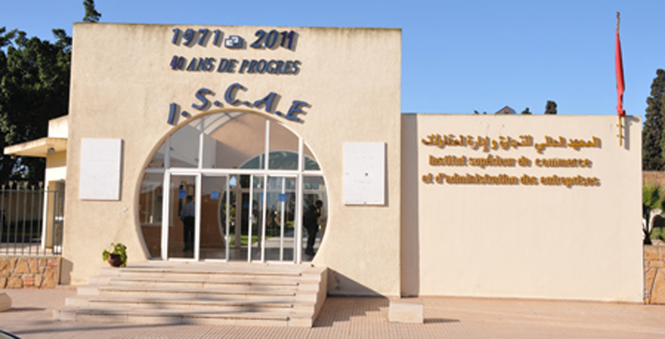 الفيسبوك وما يدير .. الـ ISCAE يعيد 700 درهم لأزيد من 4000 طالب