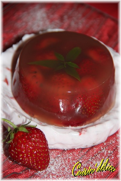 Cuisin' délice: Fraises en gelée sur mousse de fraises