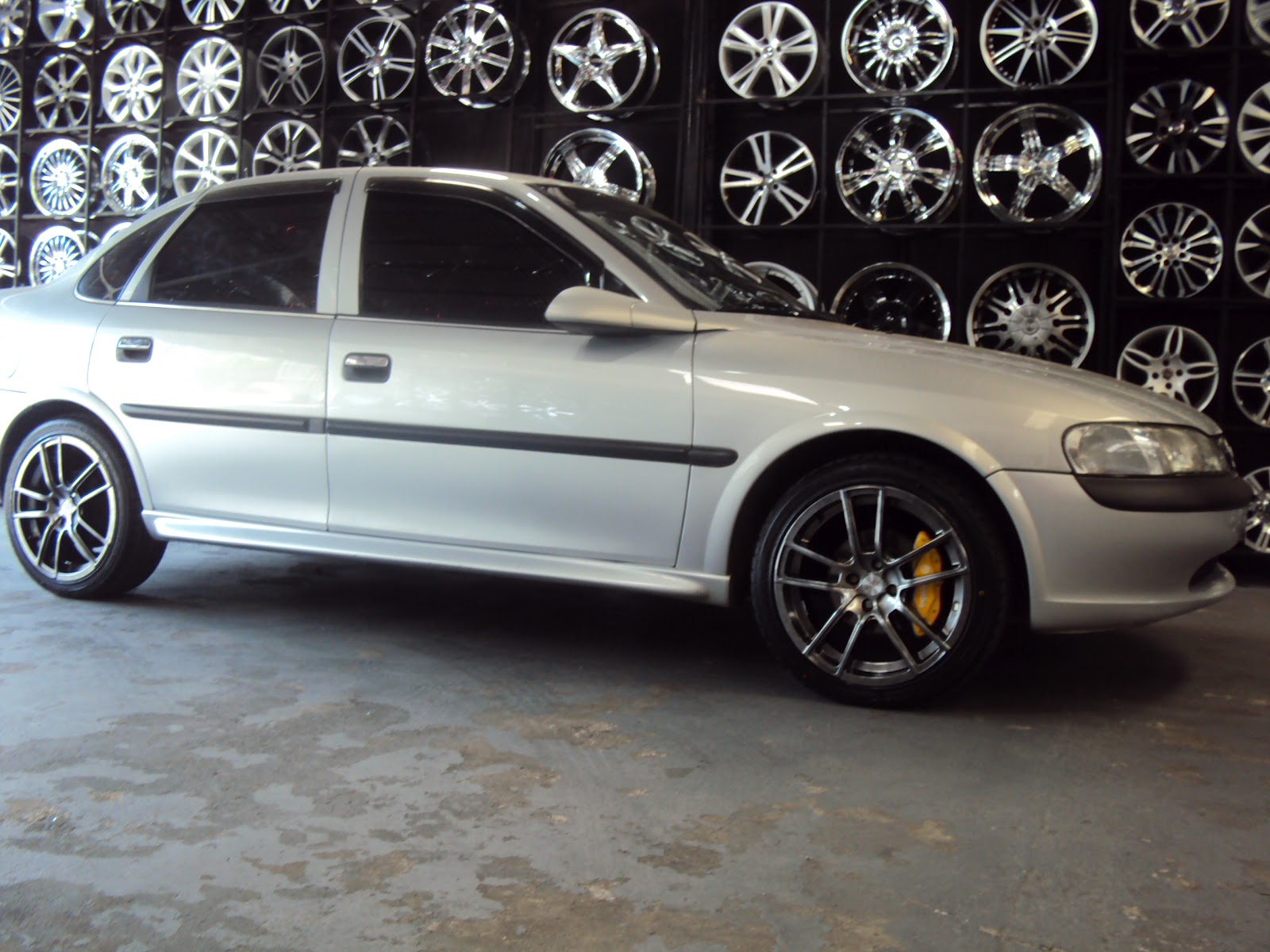 RPCar Autocenter Rodas e Pneus: Vectra Aro 17"
