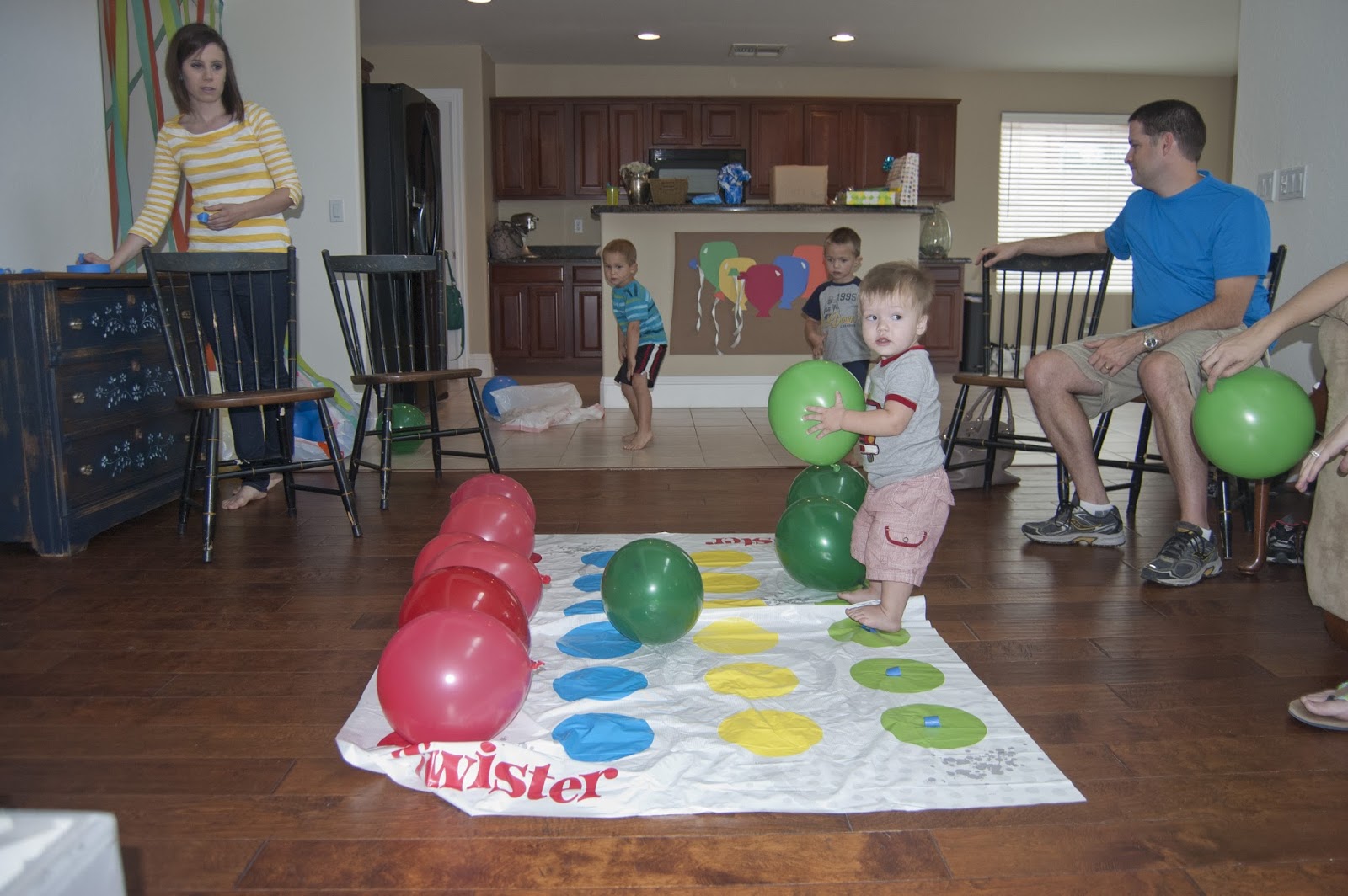 551 east : super fun blow up & pop balloon birthday party invites: a ...