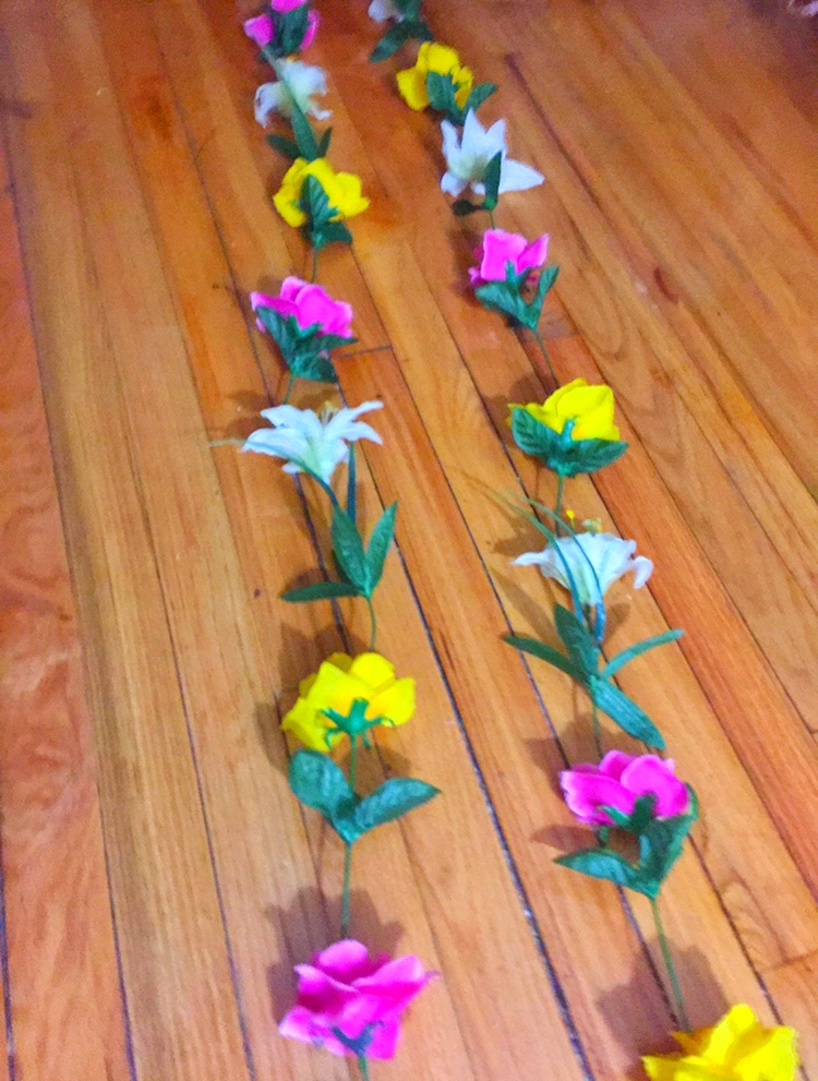 DIY Flower Wall | Spring Decor | Wanderlust Beauty Dreams