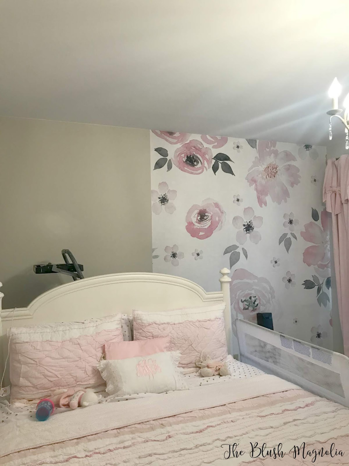 One Room Challenge | Week 4 | Floral Accent Wall - The Blush Magnolia
