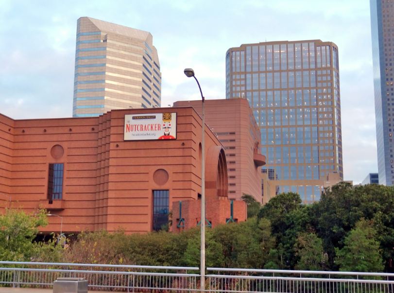 Houston in Pics: Gus S. Wortham Theater Center (1987)