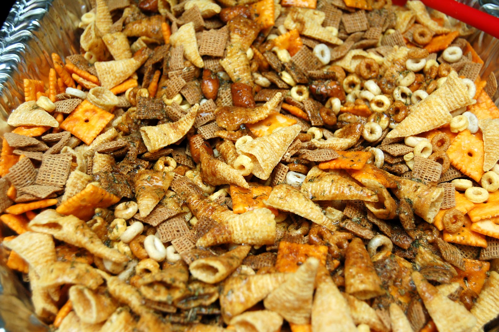 Jessica's Favorite Recipes: Glenda's Garbage Bag Mix