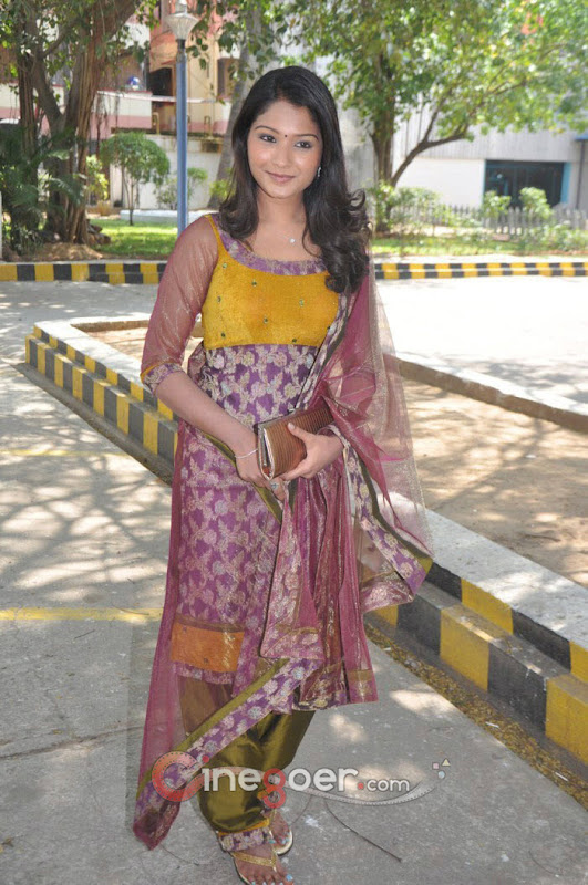 Akshara photos, Akshara gossip, Akshara biography, Akshara wallpapers ...