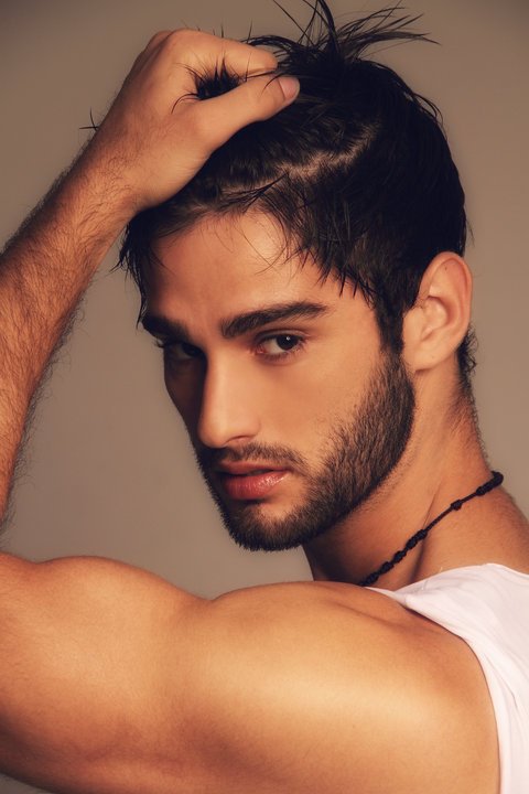 Classify Brazilian model Ricardo Baldin