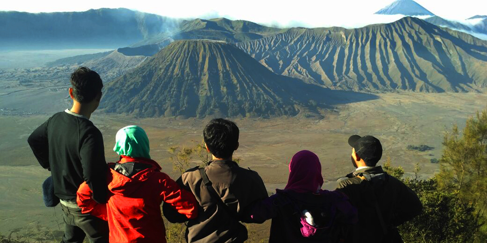 Paket Wisata Open Trip Bromo Midnight - Wisata Sunrise Gunung Bromo ...